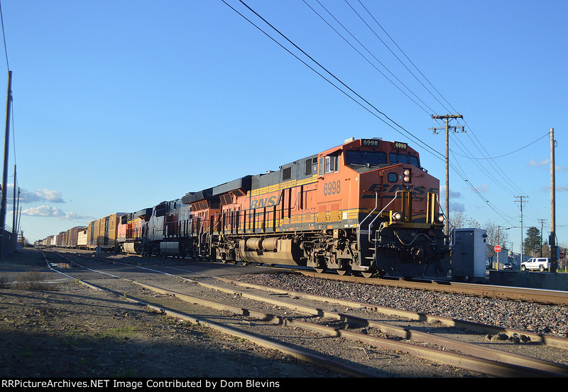BNSF 6998